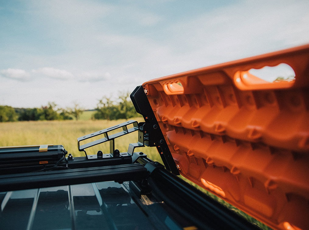 Rack Securing – Landy Cars